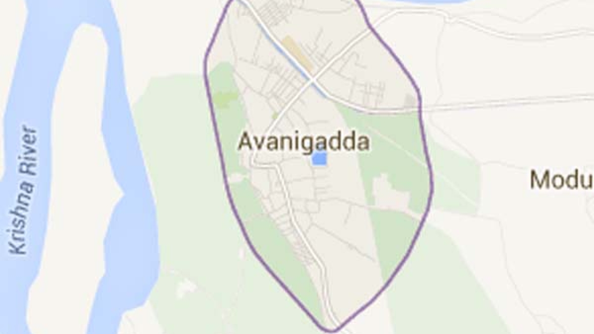 నిర్లక్ష్యం: ధ్వంసమైన ఆంజనేయస్వామి ఆలయం | A Hanuman temple vandalised ...