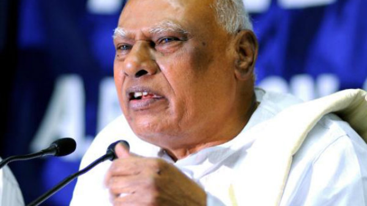 తమిళ కాంగ్రెస్ చీఫ్ వ్యాఖ్య: నొచ్చుకున్న రోశయ్య, పరువునష్టం దావా | TN ...