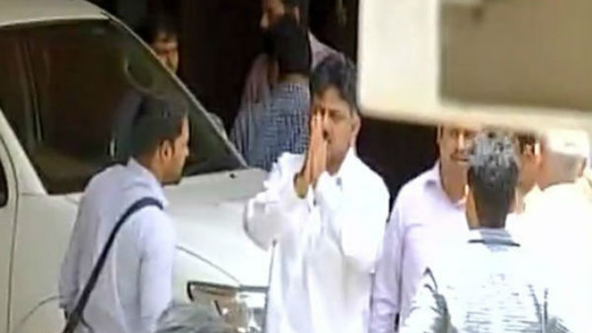 రాజ్యసభ ఎన్నికల దెబ్బ కర్ణాటక మంత్రి ఇంటిలో రూ 11 కోట్లు సీజ్