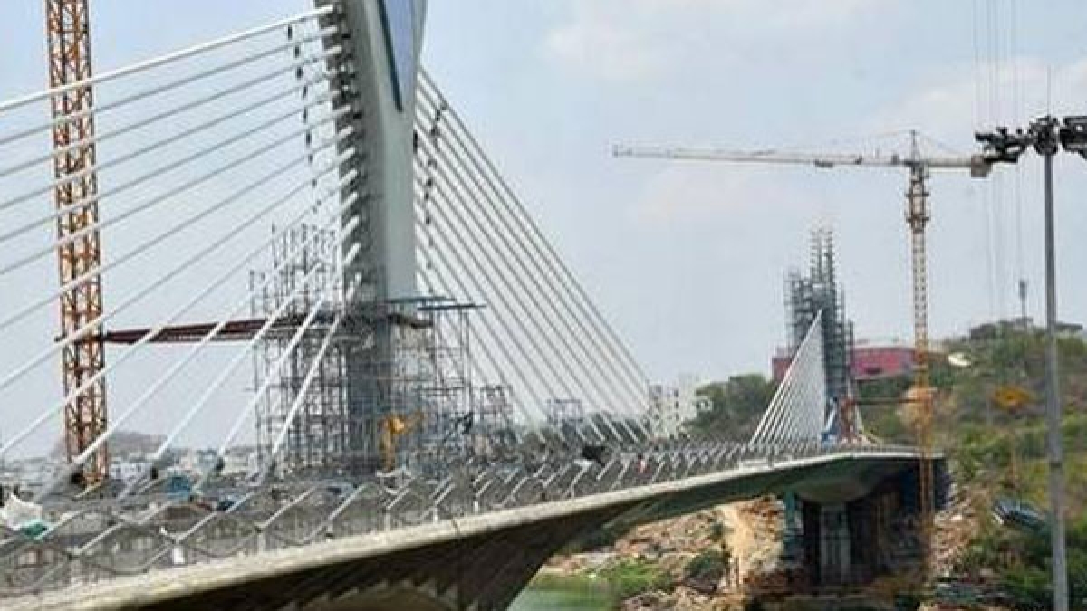 ఏపీ - తెలంగాణ మధ్య తీగల వంతెన: లండన్ సస్పెన్స్ బ్రిడ్జి మోడల్: కేంద్రం ...