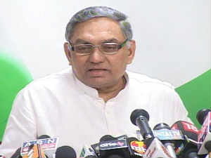 జనార్దన్ ద్వివేదిపైకి బూటు విసరబోయిన రాజస్థాన్ జర్నలిస్టు | Janardhan ...