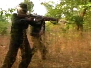 కిషన్‌జీ సోదరుడే లక్ష్యంగా జంగల్‌మహల్‌లో కూంబింగ్ | Coumbing in Jangil ...