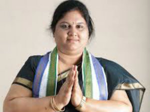 తెలంగాణలోని సీమాంధ్రుల్లో కొంత ఆందోళన: కొత్తపల్లి గీత | Kothapalli ...