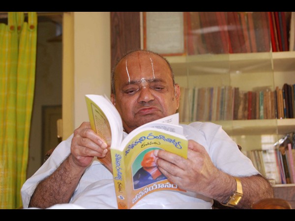 రంగాచార్యకు ప్రముఖుల నివాళి(పిక్చర్స్) | Telangana Deputy CM Kadiyam ...