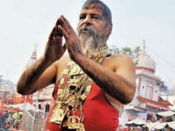 రూ. 3కోట్ల నగలతో నదిలో గోల్డెన్ బాబా స్నానం | ‘Golden baba’ who wears ...