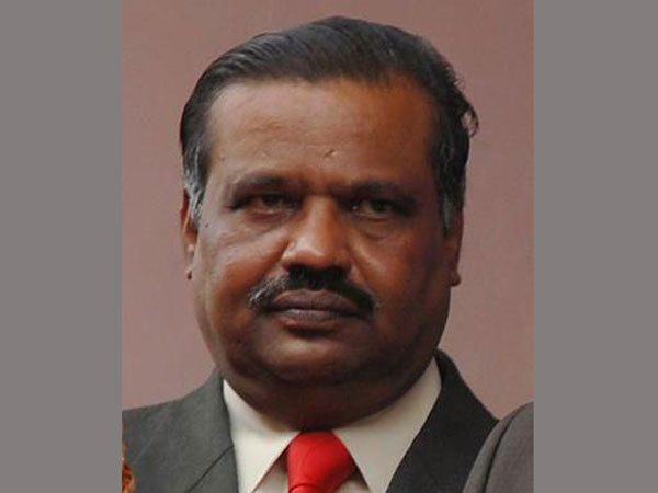 9 నెలల్లో ఇవ్వాలంటే ప్రయత్నిస్తా: మంజునాథ్, ఏపీలో బీసీ వర్సెస్ కాపులు! | BC commission chairman ...