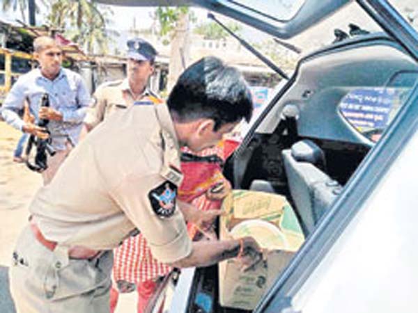 ఏపి డిజిపి కారులో త‌నిఖీలు : ఎందుకు చేసారు..ఏం తేల్చారు...! | Ap Police ...