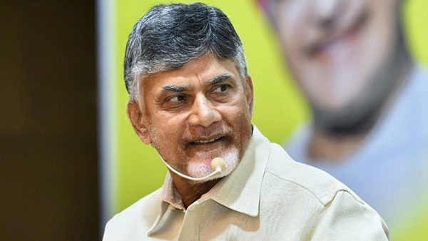 అదీ చంద్రబాబు రాజకీయం - క్షణాల్లో అంతా తన గుప్పెట్లోకి ...