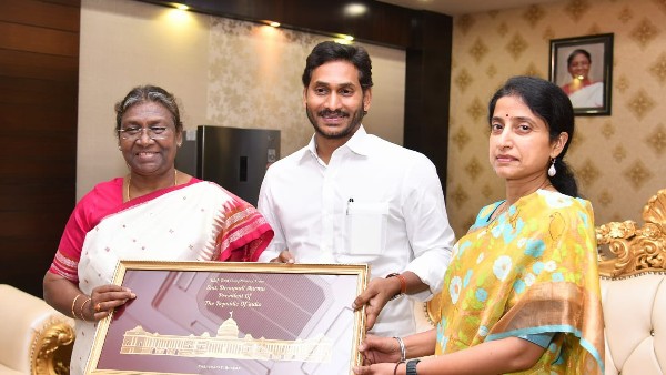 YS Bharathi: President of India Droupadi Murmuను మర్యాపూరకంగా కలిసిన YS ...