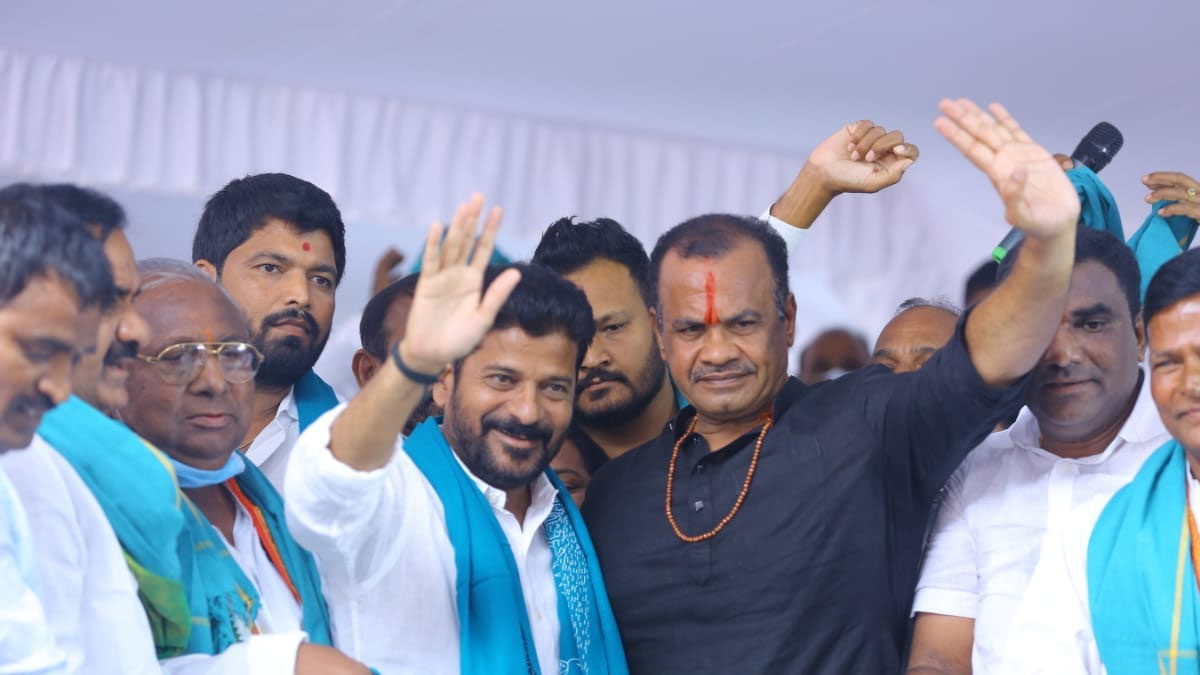 రేవంత్ రెడ్డి కష్టాన్ని బూడిదలో పోసిన కోమటిరెడ్డి వెంకట్ రెడ్డి.. ఇది ...