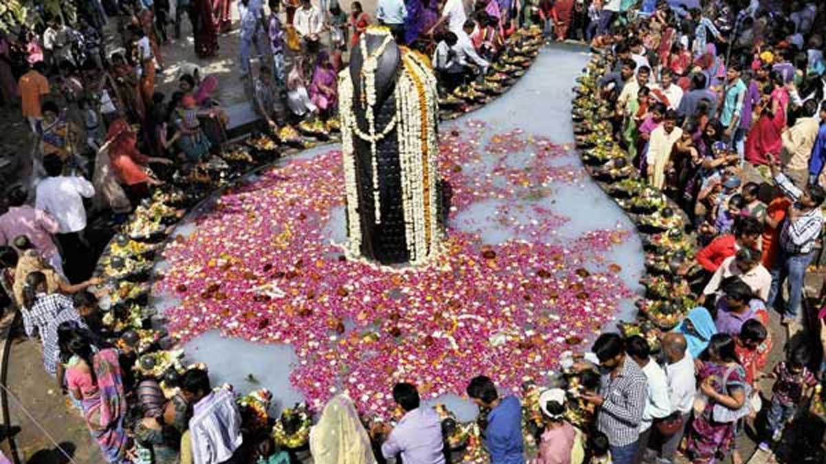 ఓం నమః శివాయ - భక్తులతో పోటెత్తుతున్న శివాలయాలు..!! | Devotees thronged ...