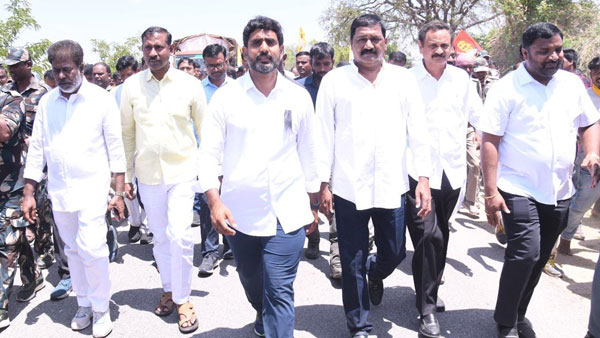 నారా లోకేష్ పాదయాత్రలో గంటా శ్రీనివాస్- కీలక హామీ | TDP MLA Ganta ...