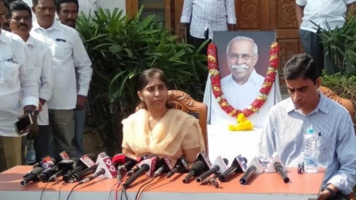 వైఎస్ వివేకా అల్లుడు నర్రెడ్డిని విచారించిన సీబీఐ: స్టేట్‌మెంట్‌లో ...