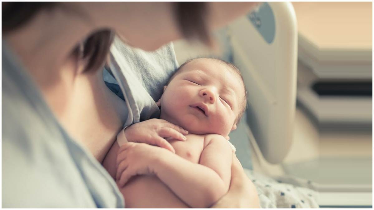 ముగ్గురికి పుట్టిన తొలిబిడ్డ | first ivf baby born in uk from three ...