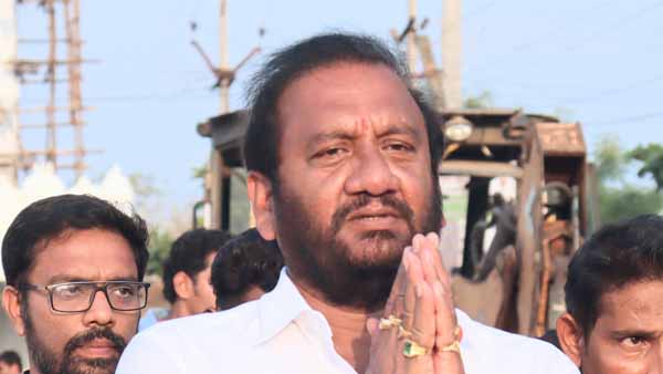 పవన్.. దమ్ముంటే నన్ను చెప్పుతో కొట్టు: నల్లపరెడ్డి ప్రసన్నకుమార్ ...