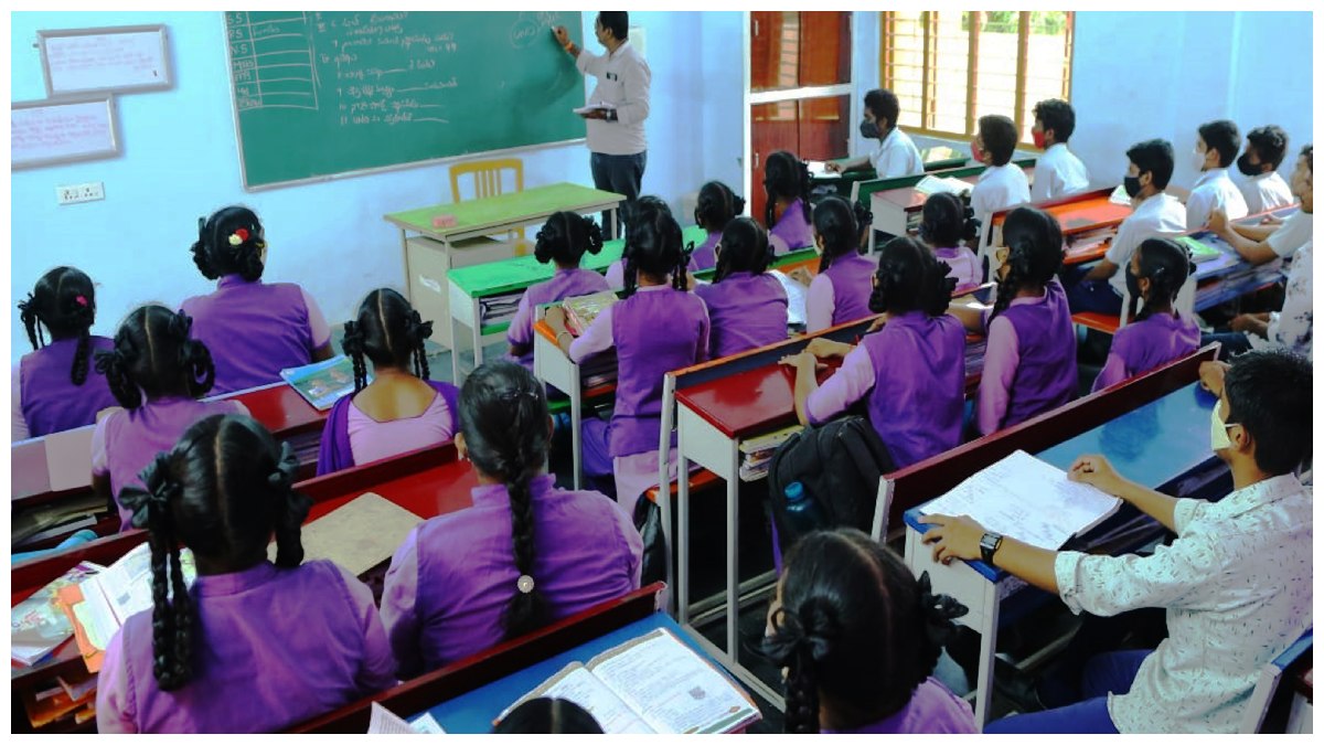 ఏపీలో స్కూల్ అసిస్టెంట్లు, హెడ్మాస్టర్ల ప్రమోషన్ల షెడ్యూల్ విడుదల ...