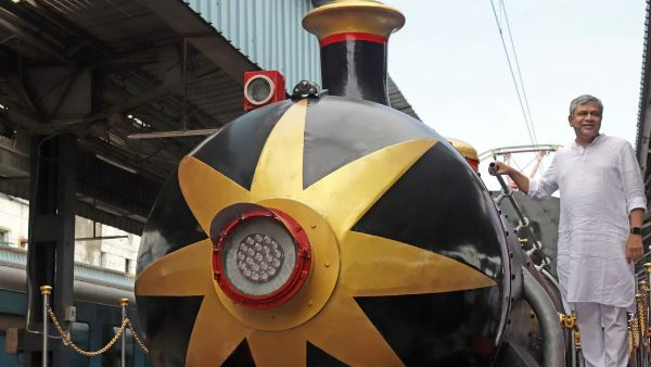 స్టీమ్ ఇంజిన్.. అదో ఎమోషన్: మళ్లీ పట్టాలపైకి | Railways to introduce ...