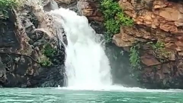 waterfalls Videos: ఆకాశగంగ జాలువారినట్టు.. వెలుగులోకి ముత్యాల ధార ...