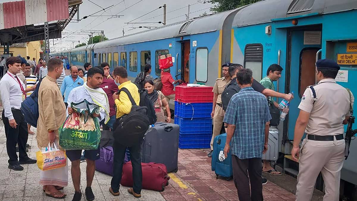 Railways: భారతీయ రైల్వే అతిపెద్ద నిర్ణయం-ప్రతీ ప్రయాణికుడికీ కన్ఫమ్ టికెటే లక్ష్యం... | indian ...