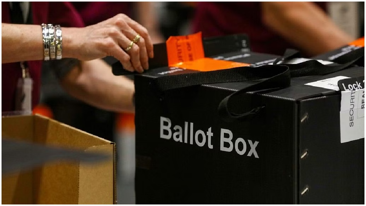 మొదలైన పోలింగ్ - ఏపీ పబ్లిక్ మూడ్ క్లియర్..!! | Postal ballot polling ...