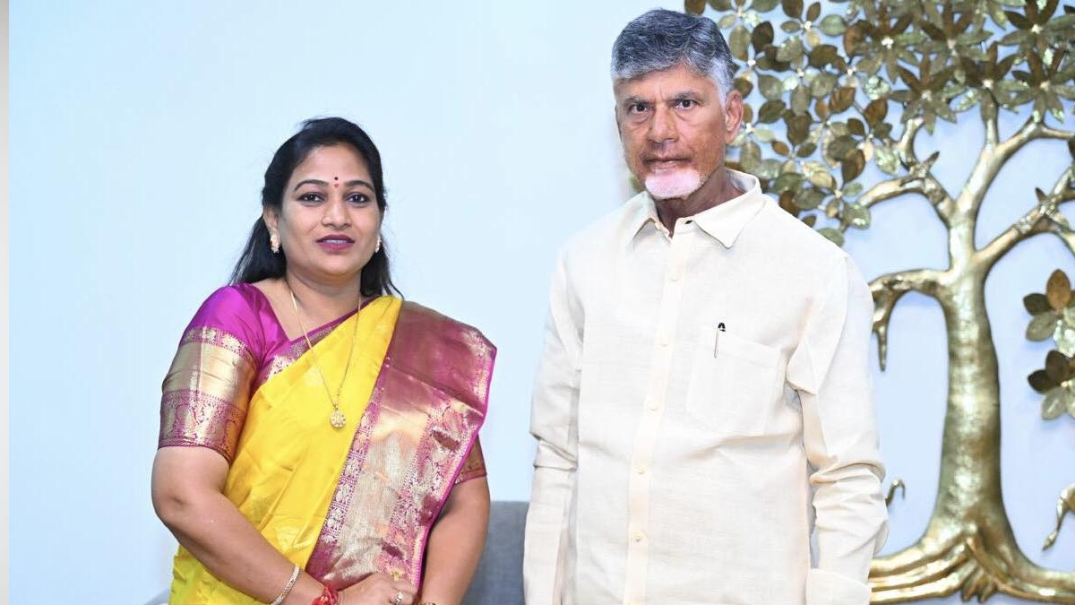 హోం మంత్రిగా వంగలపూడి అనితకు పట్టం.. నక్క తోక తొక్కిన టీచరమ్మ ...