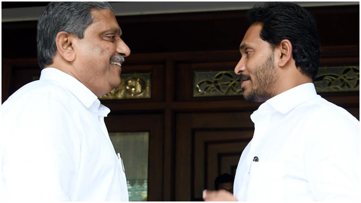 జగన్ ఛాంబర్‌లో కనిపించిన సజ్జల | YSRCP Chief YS Jagan hold a meeting with the Party's MLA and ...